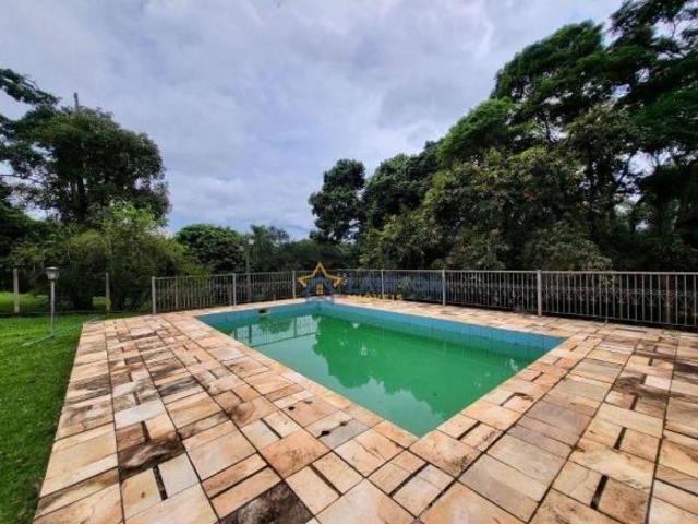 Chácara à venda em Canedos, Piracaia, com 3 dormitórios, ampla área de lazer e bosque privativo