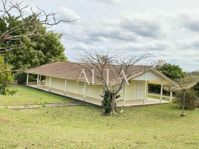 Chácara à venda em Capela do Alto SP, situado em terreno plano de 2070m² CASA pronta com 3 dorms
