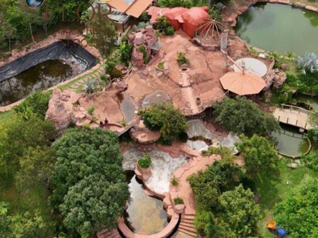 Chácara à Venda em Chapada dos Guimarães com 1.000 Metros de Beira de Rio e Estrutura Produtiva Comp