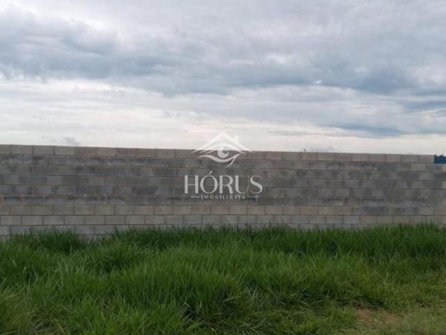 Chácara à venda em Araçoiaba da Serra SP, 2 quartos, 2 suítes, 370m² no Bosque dos Eucaliptos!