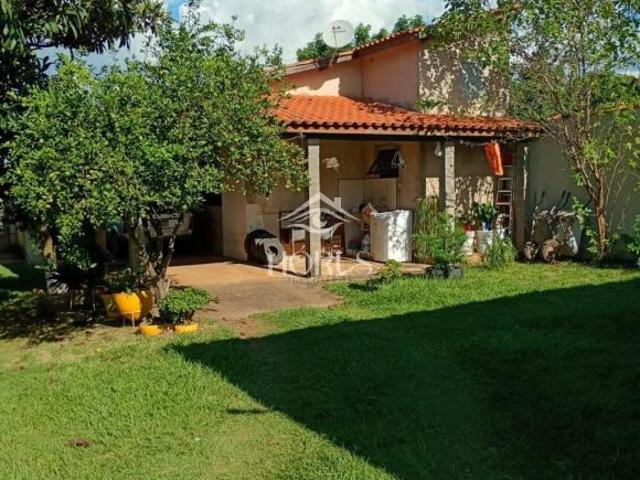 Chácara à Venda em Araçoiaba da Serra SP: 2 Quartos, 2 Salas, 4 Vagas de Garagem e 210m² de Área