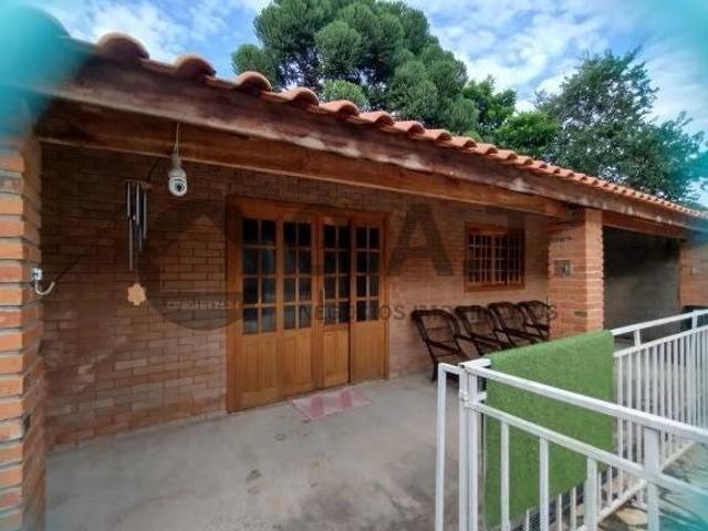 Chácara à venda em Aracoiaba da Serra SP, Bairro Cercado: 3 quartos, 1 suíte, 2 salas, 2 banheiros