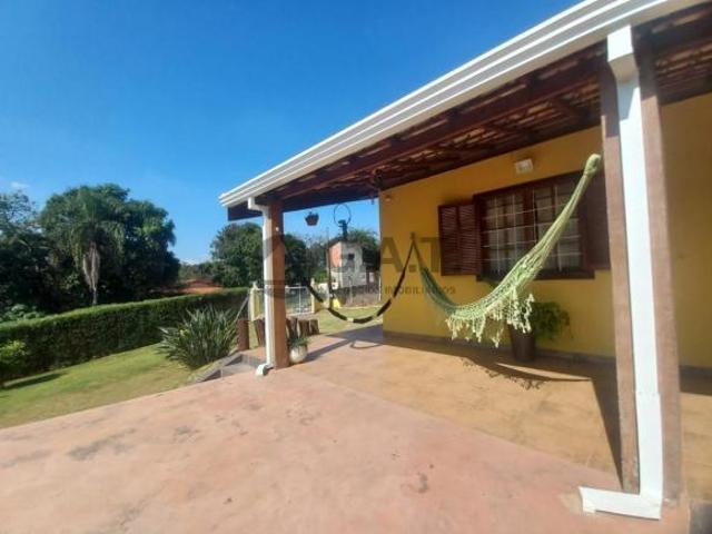 Chácara à venda em Aracoiaba da Serra SP, bairro Recanto Granville, 2 suítes, 272m², 8 vagas. Confir