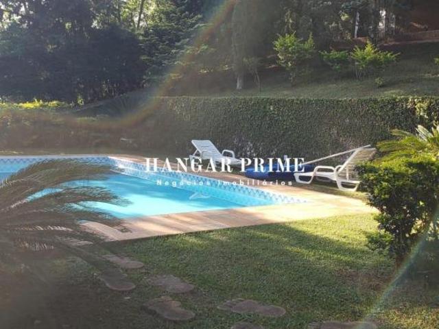 Chácara à venda em Atibaia | 4 suítes | Piscina | Vista panorâmica | 2.500m² de terreno