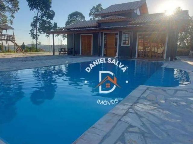 Chácara à Venda em Atibaia com 2 dormitórios, 120 m² por R$ 650.000 Atibaia/SP