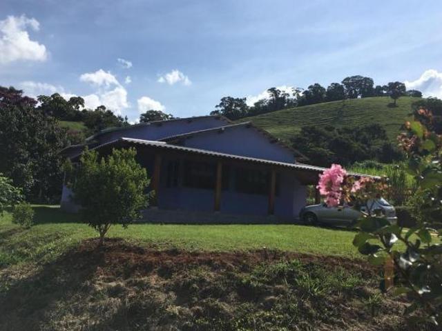 Chácara à venda em Barreirinho: 2 quartos, 1 suíte, 1 sala, 1 banheiro, 148,00 m² de área. Explore j
