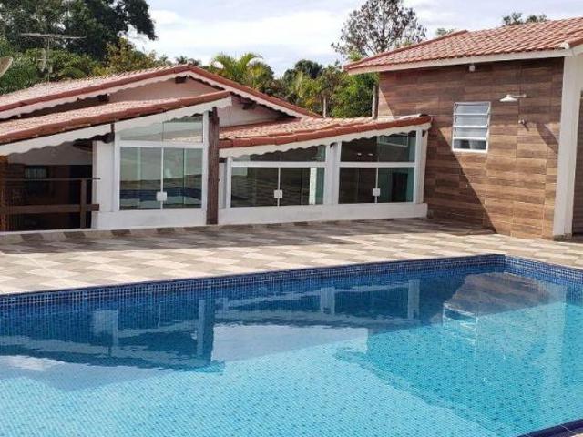 Chacara a venda em Guararema SP 1300m³ com Piscina