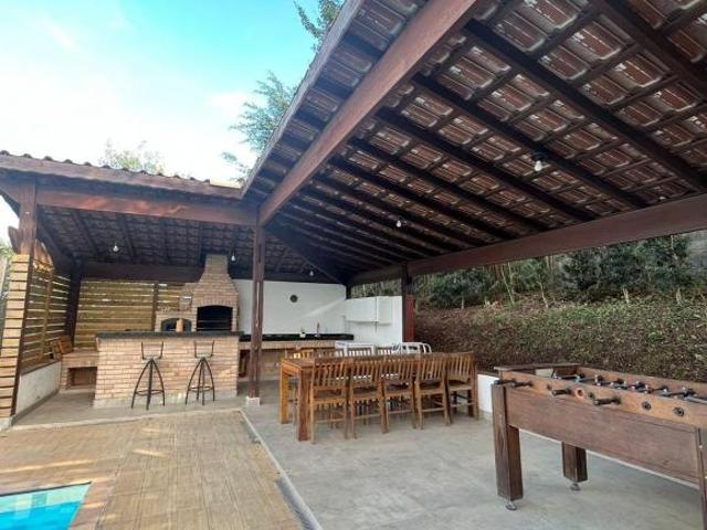 Chácara a venda em Guararema 4 dorms, 3 suítes, área gourmet