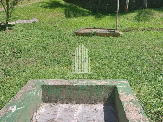 Chácara à Venda em Embura, São Paulo SP: 4 Quartos, 2 Salas, 3 Banheiros, 10 Vag