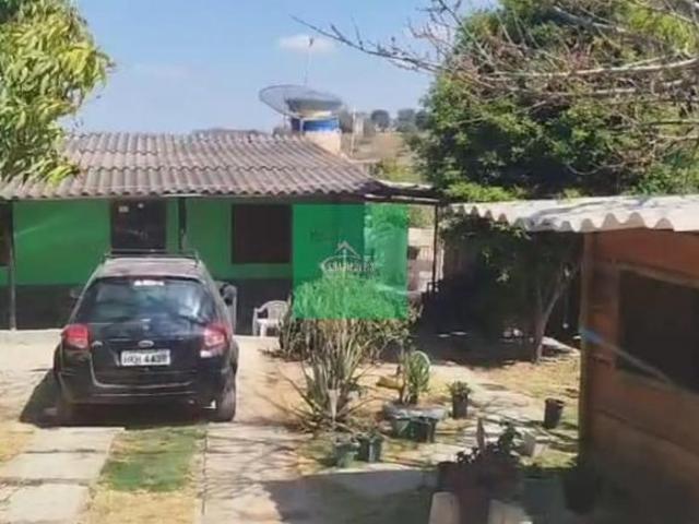 Chácara à venda em Esmeralda MG: 2 quartos, sala, banheiro, 5 vagas de garagem e 100m² de área!