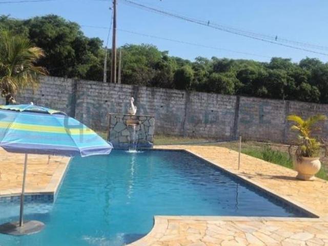 Chácara à venda em Franca SP no Condomínio Por do Sol: 4 quartos, 2 banheiros, 275m² de área!