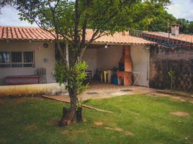 Chácara à venda em Indaiatuba SP: 2 quartos, 1 suíte, sala, 2 banheiros, 2 vagas, 130m² na Vila Pist