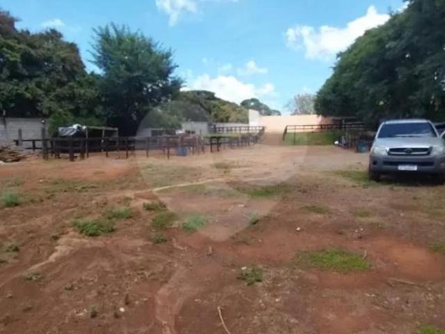Chácara à venda em Indaiatuba SP, no bairro Parque das Bandeiras 2: 1 quarto, 1 banheiro, 0,01 m² de