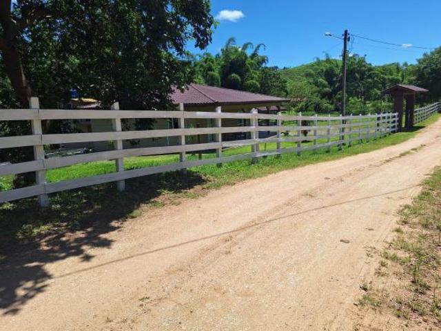 Chácara à Venda em Itaparica com 9.250m², Casa 160m² e Salão de Festas com Churrasqueira