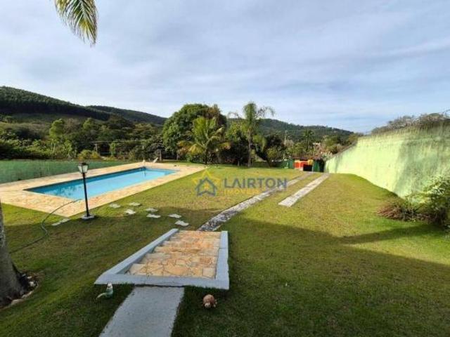 Chácara à venda em Itatiba com piscina, 3 dormitórios e área gourmet – 1.001 m² de terreno