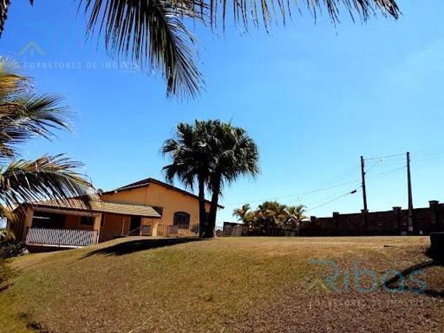 Chácara à Venda em Jarinu SP, Jardim Morada Alta: 3 Quartos, 2 Suítes, 3 Banheiros, 217m² de Área. A