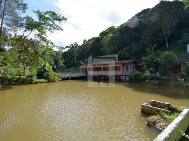 Chácara à Venda em Juquitiba com 10.217 m2, piscina e lago!