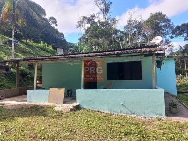 Chácara à Venda em Juquitiba SP: 3 quartos, 2 salas, 2 banheiros e 7.500 m² de área na Palestina! Ve