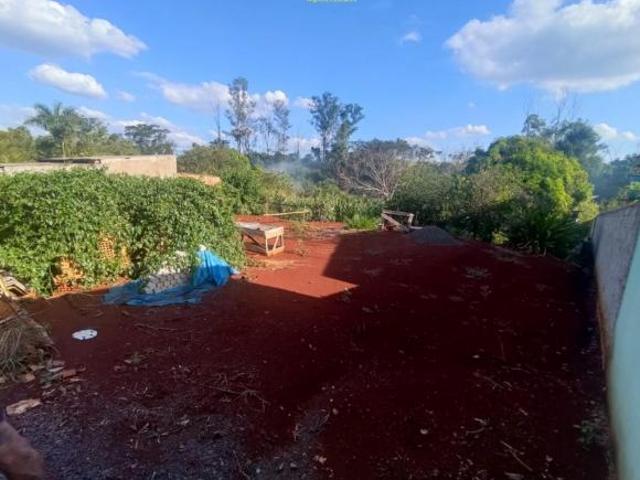 Chácara à venda em Londrina PR, bairro Aeroporto! 1 quarto, 1 sala, 1 banheiro, 1 vaga de garagem, 3