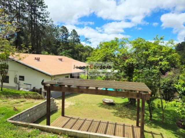 Chácara à venda em Mogi das Cruzes SP, 3 quartos, 3 suítes, 1 sala, 3 banheiros, 20 vagas de garage