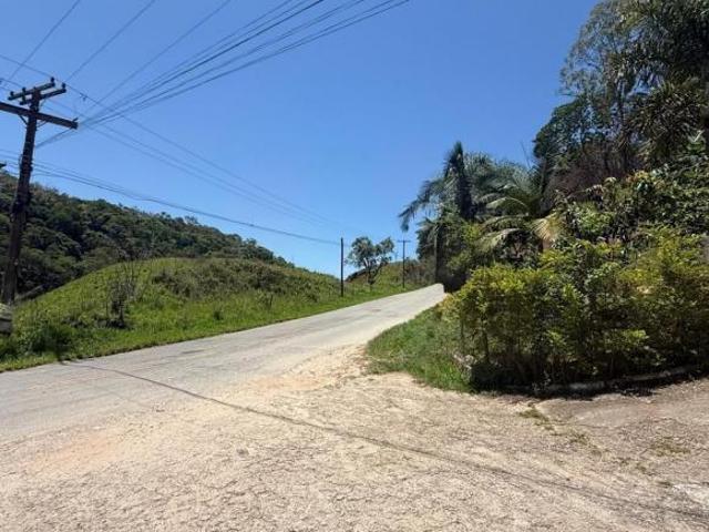 Chácara à Venda em Mairiporã 600 m² com Piscina, Salão de Festas e 2 Suítes