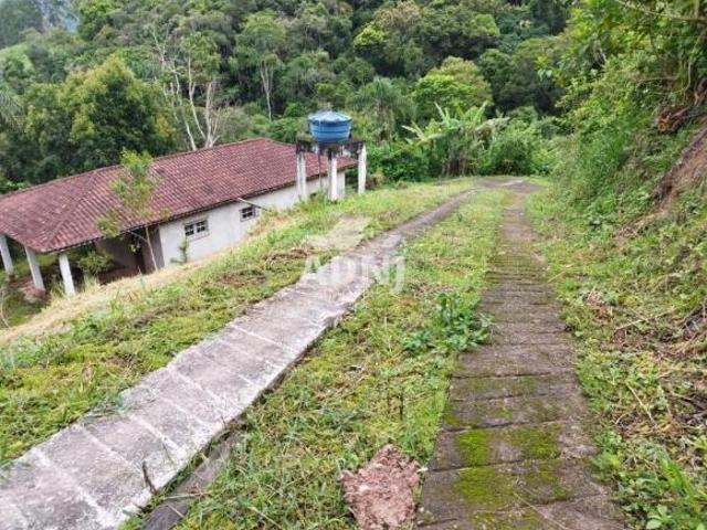 Chácara à venda em São Lourenço da Serra SP, com 2 quartos, sala, banheiro e 5.600m² de área