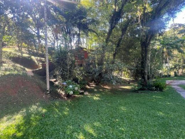 Chácara à venda em São Lourenço da Serra SP: 7.400 m² de área!