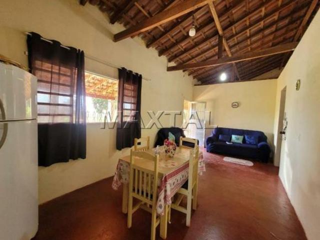 Chácara à venda em Socorro, terreno com 2000m², casa com 90m², 4 dormitórios e com poço caipira