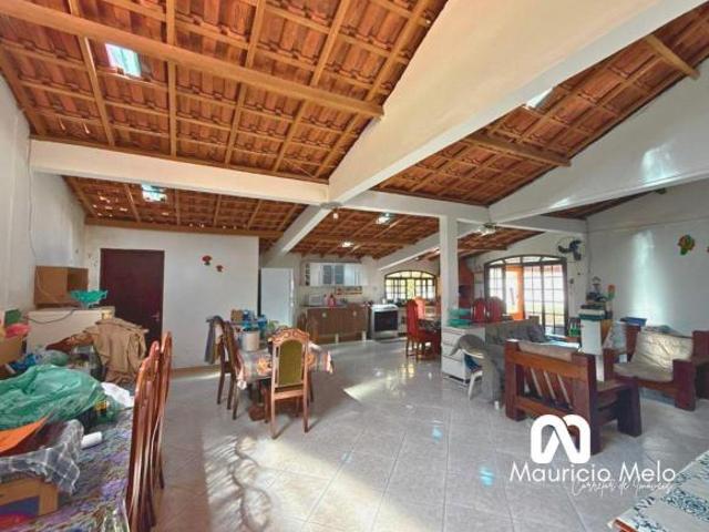 Chácara à venda em Salesópolis com 10.000 m², lago, casa 4 dormitórios e escritura