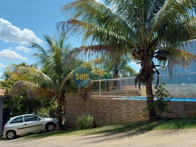 Chácara à Venda em Santa Bárbara d&apos Oeste, 3 Dorms, 229m²