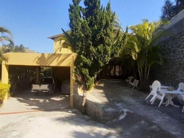 Chácara à venda em Santana de Parnaíba, Itaim Mirim, com 3 quartos, com 1752.1 m²