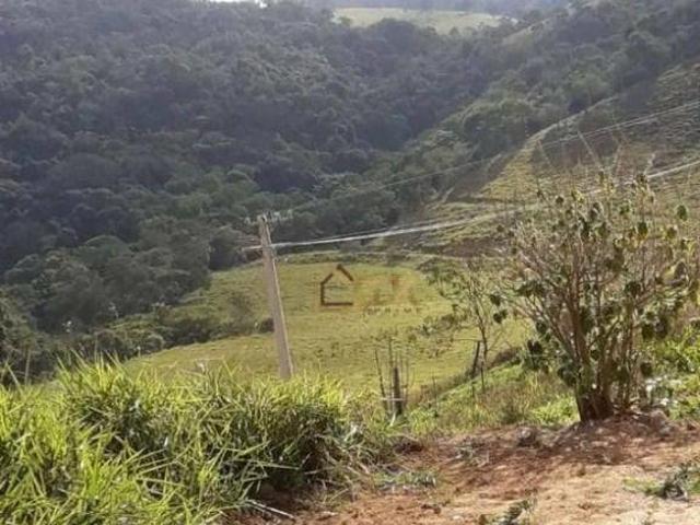 CHÁCARA À VENDA EM PARAIBUNA – ÀS MARGENS DA REPRESA