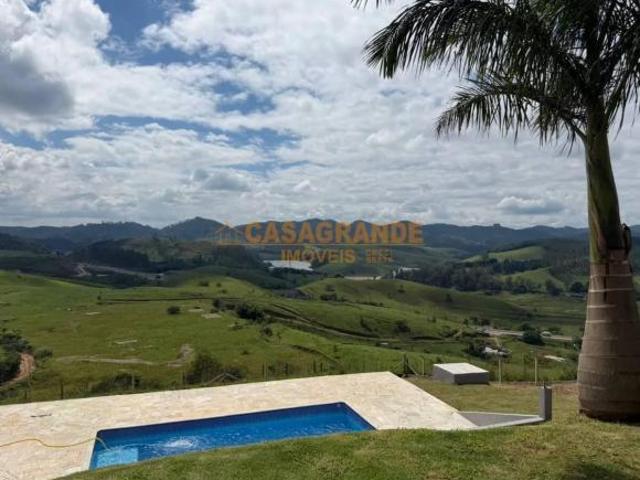 Chácara à venda em Paraibuna PORTEIRA FECHADA 240 m²