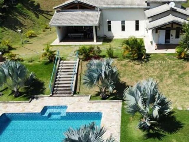 Chácara à venda em Pedra Bela com piscina, área gourmet, campo de futebol e pomar