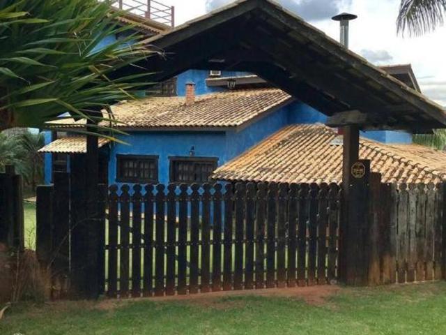 Chácara á venda em Piracaia dentro de condomínio