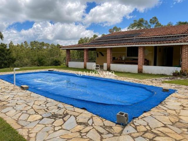 Chácara à Venda em Toledo/MG com 2.000 m² com Piscina, Pomar e Varanda!