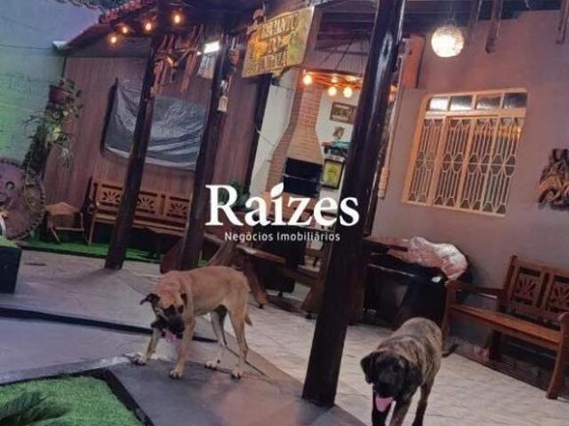 Chácara à venda em Uberlândia em Valparaíso, 2 quartos com varanda gourmet, piscina e 4 vagas