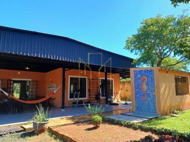 Chácara à venda em Uberlândia MG, bairro Morada Nova: 4 quartos, 1 suíte, 4 banheiros. Confira!