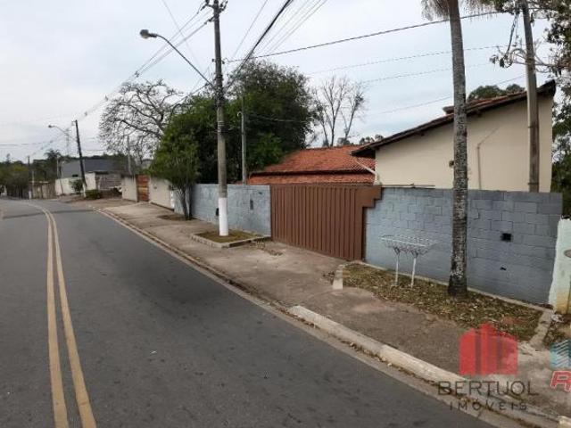 Chácara à venda em Vinhedo, Vista Alegre — 3 quartos, 1 suíte e 6 vagas