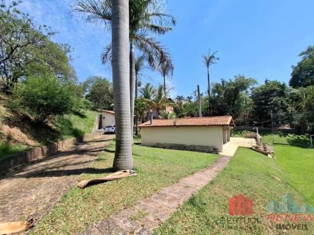 Chácara à venda em Vinhedo/SP – 157,5 m² internos, 4.000 m² externos, piscina e quintal