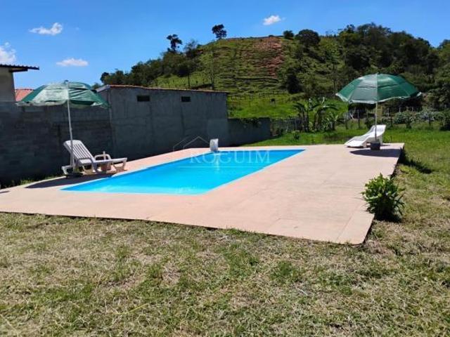 Chácara à venda ou permuta 2000m², 4 drmts, lago peixes,piscina, Zona Leste.SJC