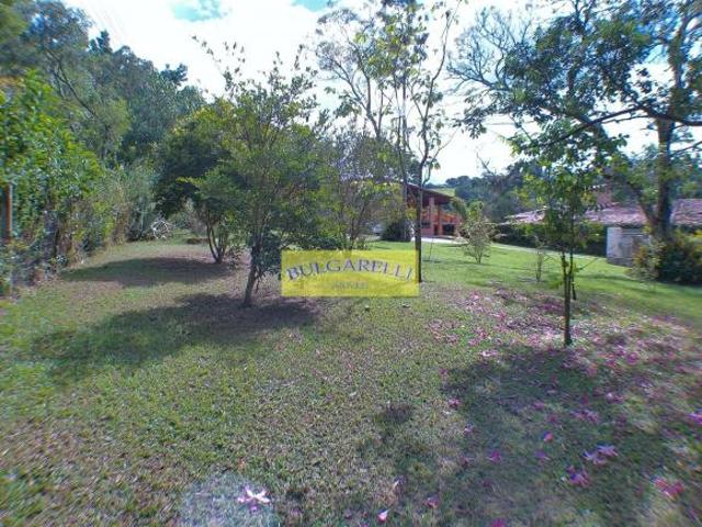 Chacara à venda ou Permuta, 2 Lindas Casas e Imenso Terreno Livre em Òtima Região no Bairro Caxambu