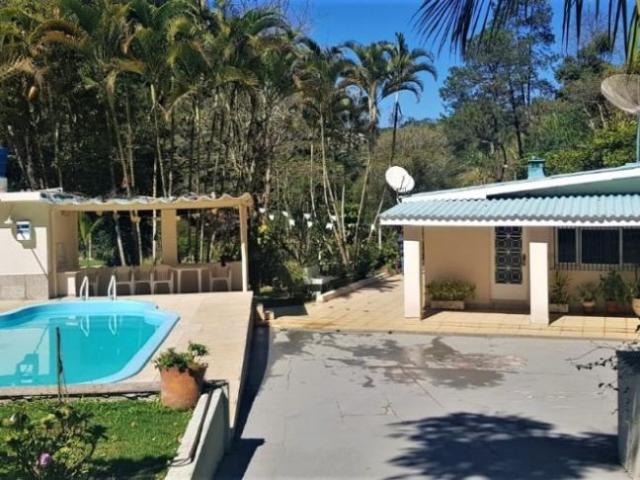Chacara a venda localizada em Mogi das Cruzes em Arujá SP!