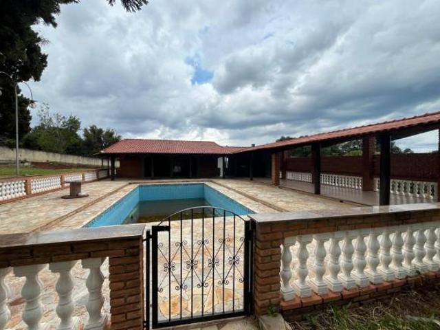 Chácara à venda no Cond. Recanto dos Ipês