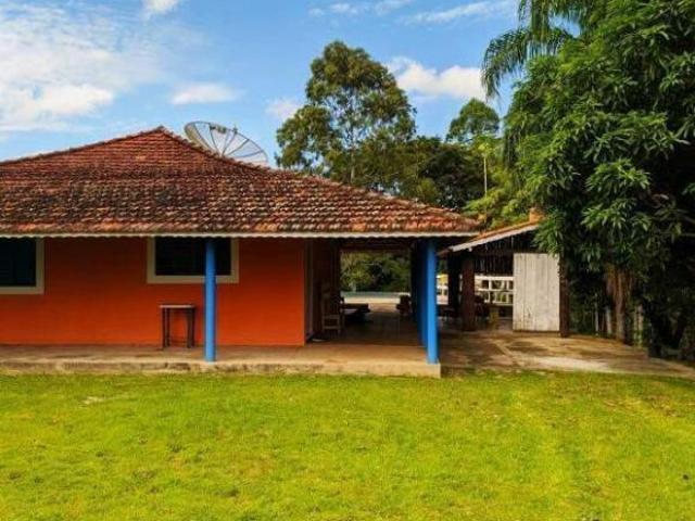 Chácara à venda no Condomínio Vertentes das Águas em São Pedro com 2 quartos, sendo 1 banheiro socia