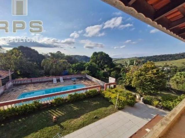Chácara a venda no bairro Vitória Régia com vista espetacular e muito quintal!