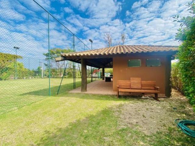 Chácara á venda no famoso Condominio Porto de Ibiúna, acesso a represa!