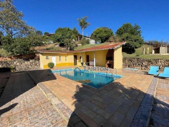 Chácara à venda no Vitória Régia, Atibaia – 3 dormitórios, piscina, campo de futebol e 3.000 m² de t