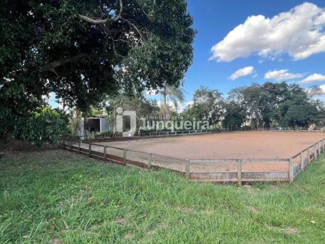 Chácara à venda, 4 quartos, 2 suítes, Santa Terezinha Piracicaba/SP