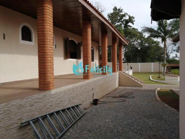 Chácara à venda porteira fechada com piscina, área de lazer completa e amplo ter